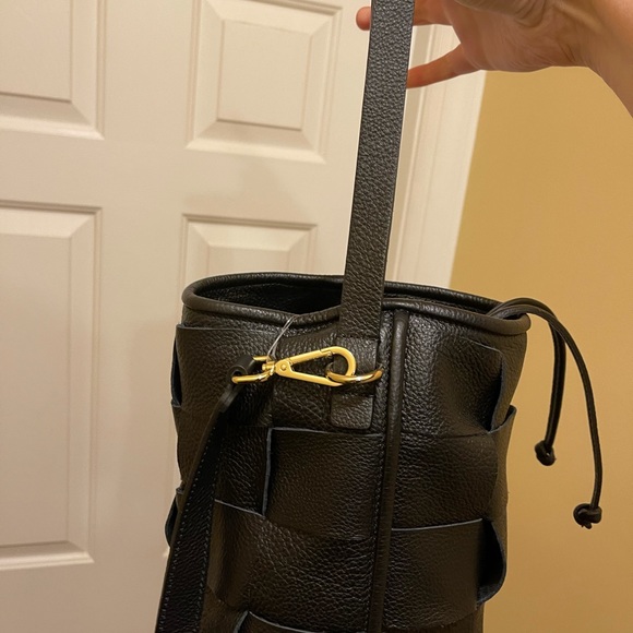 Lia Numa | Bags | Lia Numa Made In Italy Black Woven Leather Bag Gold ...